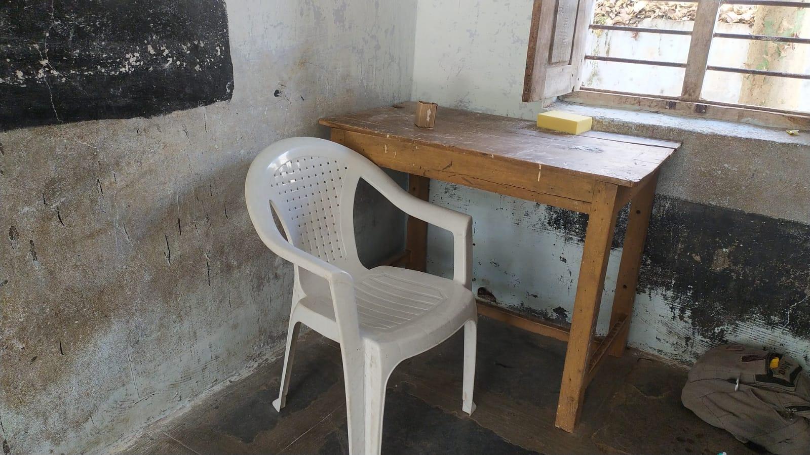 Classroom Teacher Tables | UpgradeMyClassroom